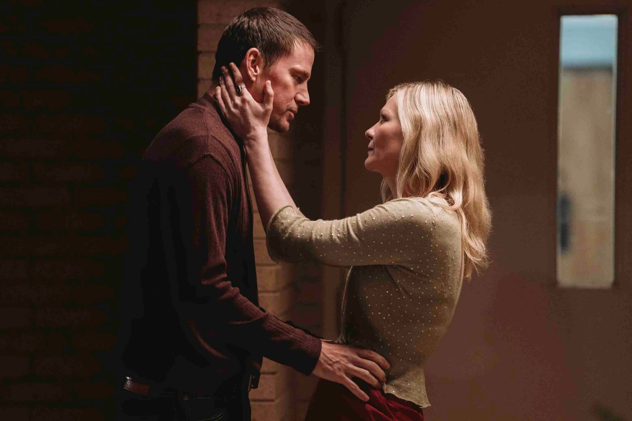 'Roofman' Tells the Wild True Story of a Criminal Living Inside Toys “R ...