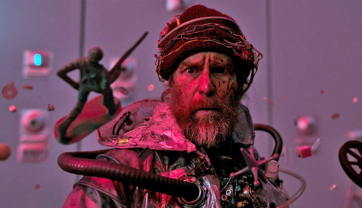 Good Luck, Have Fun, Don’t Die Movie Review: Gore Verbinski Returns ...